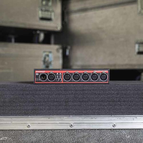 Swisson DMX RDM Splitter 5ch - Woodlite Sweden | Expert Rental House